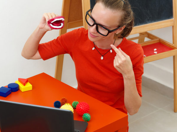 How to become a speech therapist: Explore jobs & career paths