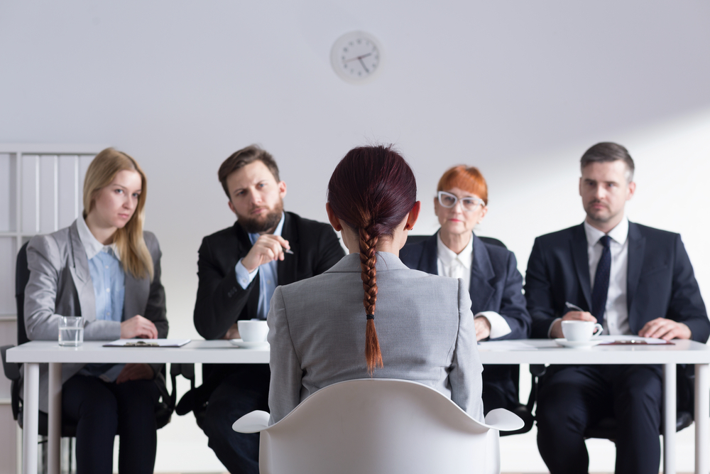 12 Simple Body Language Tips for Your Next Interview – One Education