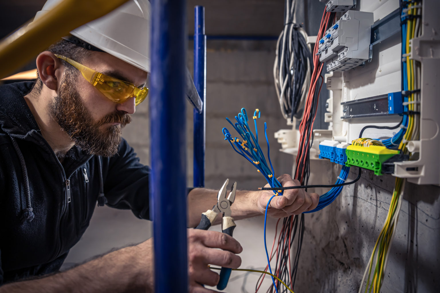 Electrician Complete Training | QLS Endorsed Certificate - One Education