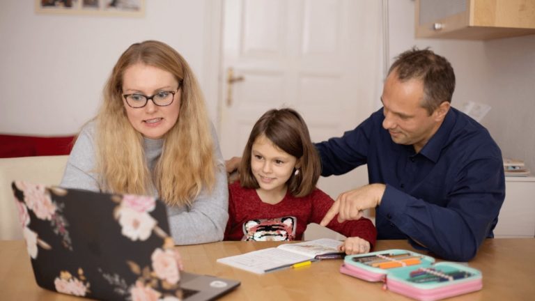 15 Ways to Ensure e-Safety (3 C’s of Online Safety) – One Education
